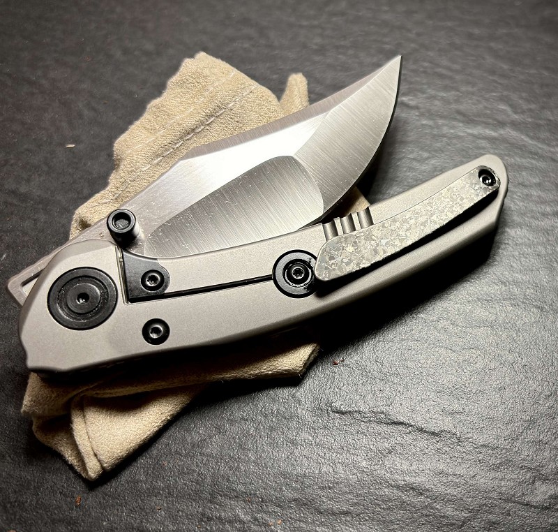 Writing Turning Flipping - Tuya Knife Titan Alamo grey